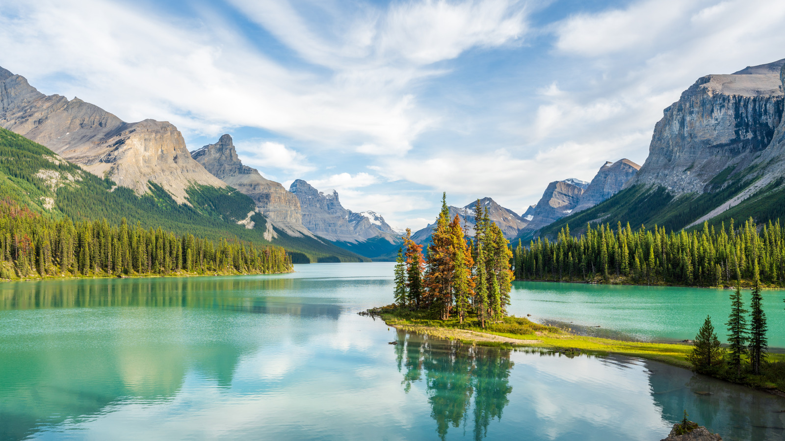 The Largest National Park In Canada's Rocky Mountains Brims With ...