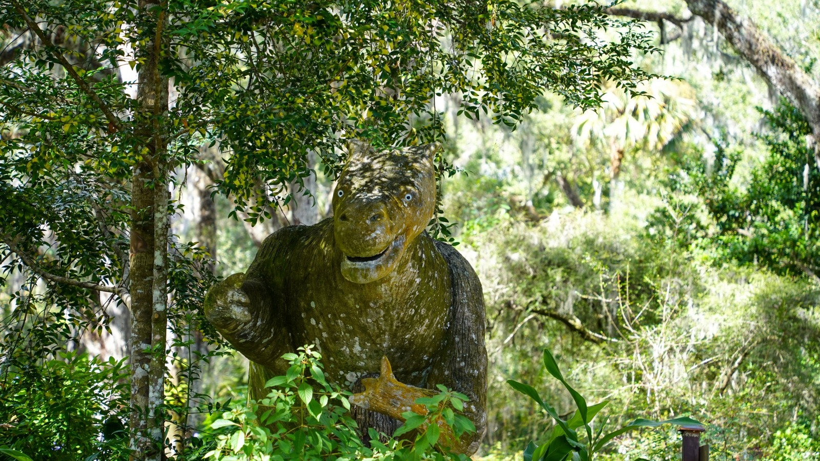 The Lesser-Known Florida Garden Full Of Eerie Traces Of Its Past As An ...