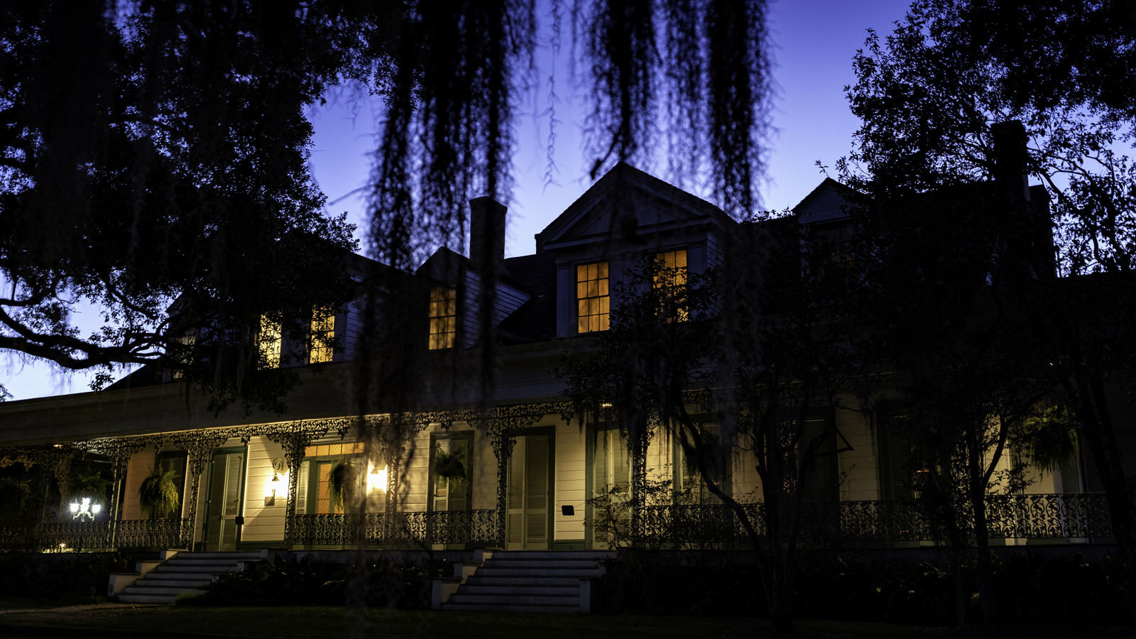 The Most Horrifying Ghost Tours Across America