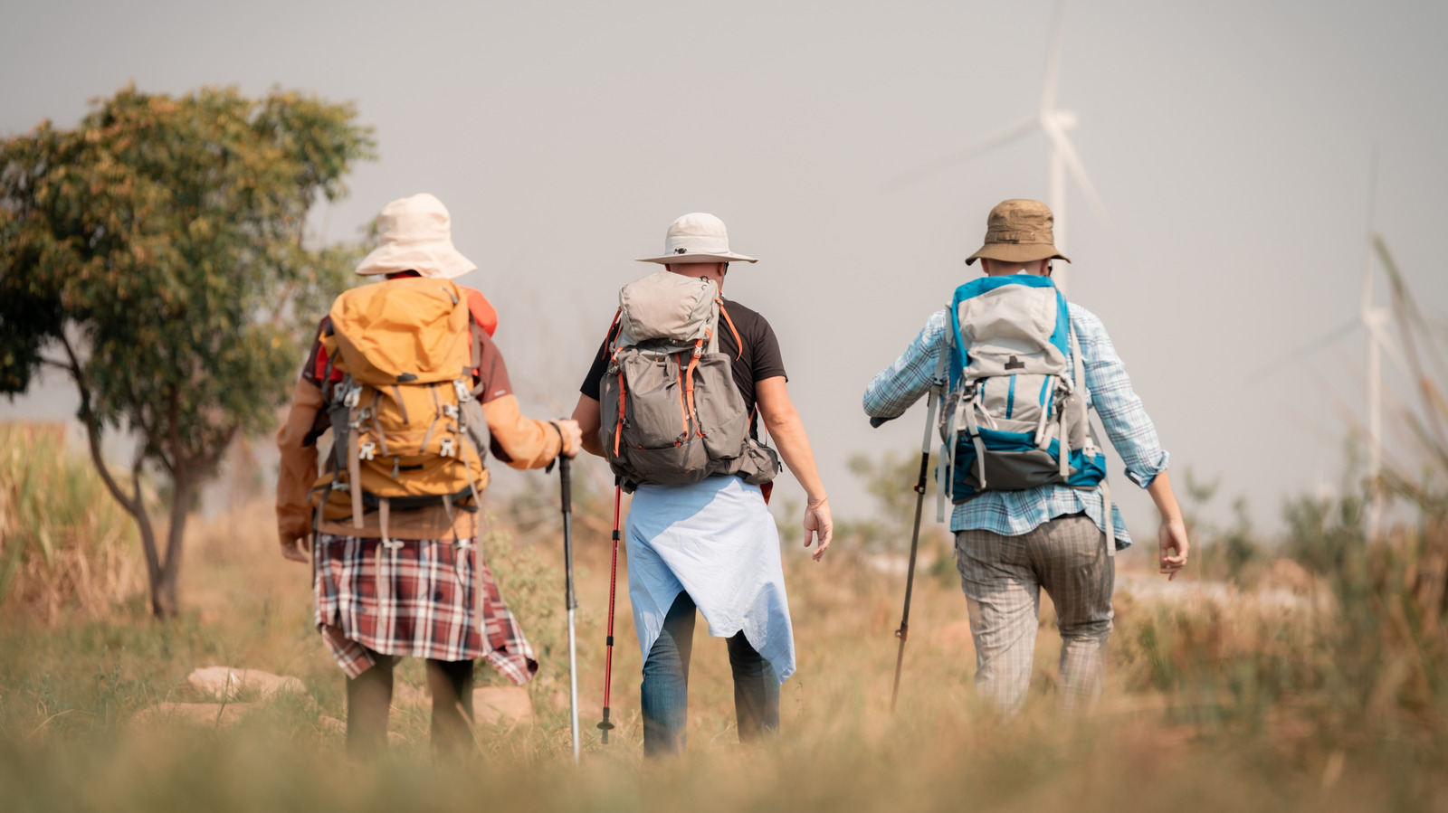 The One Clothing Material You Should Never Wear On Multi-Day Hikes