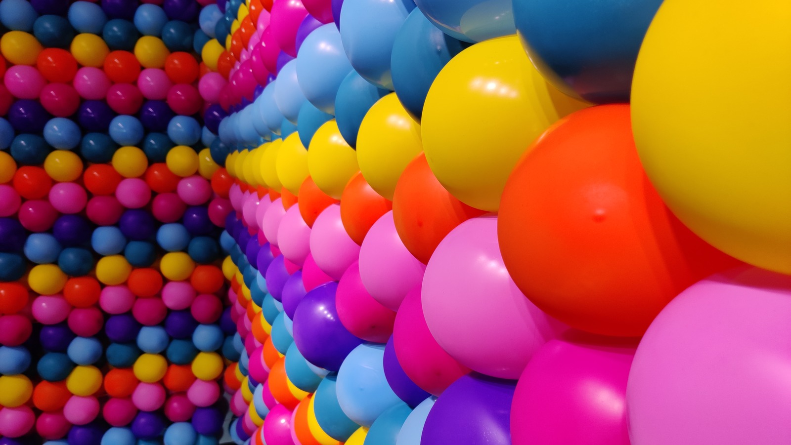 The Only Museum With All Inflatable Art Is A Bizarre, One-Of-A-Kind ...