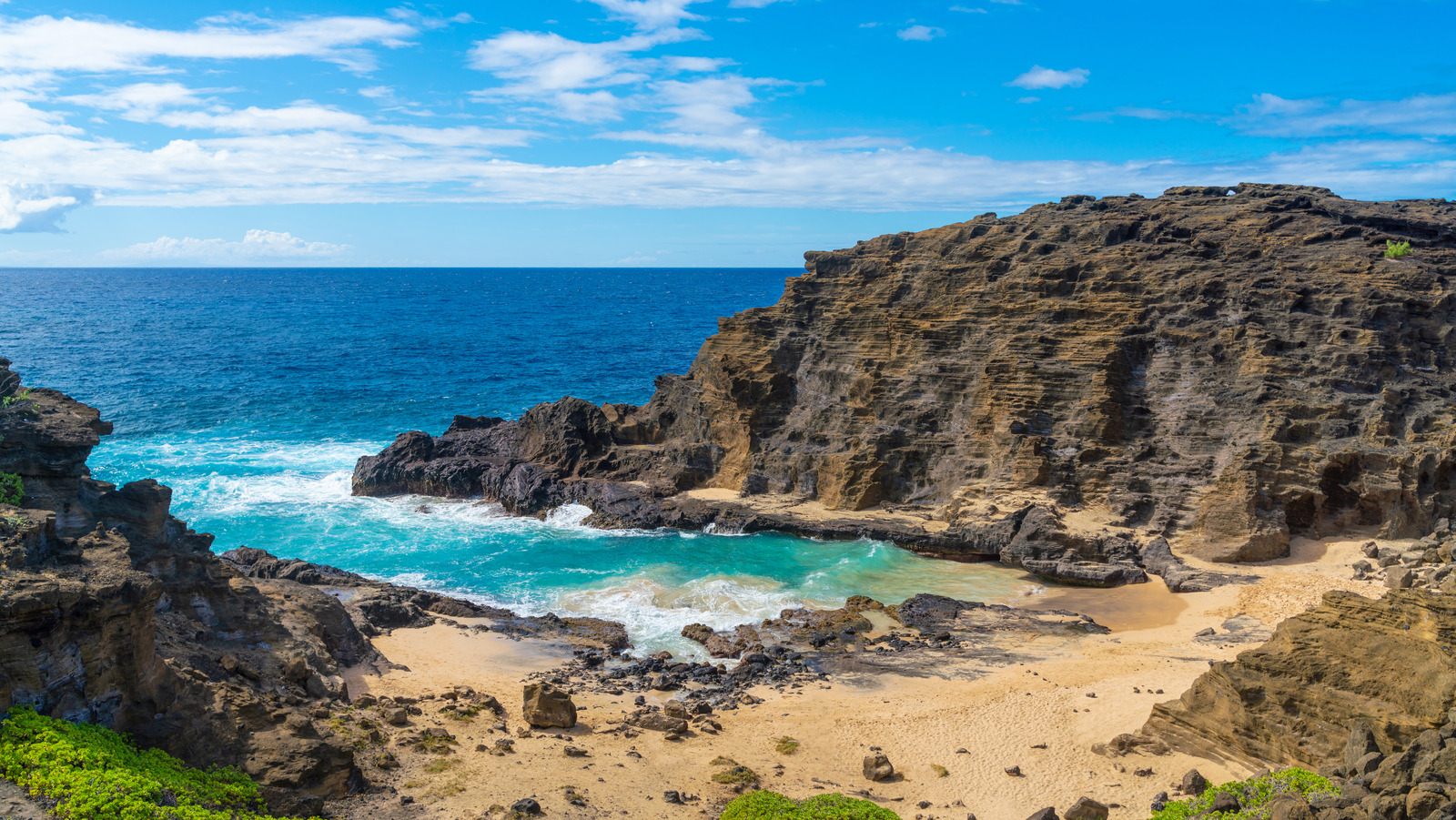 The Picturesque Cove Known As One Of Hawaii's Most Beautiful Is A ...