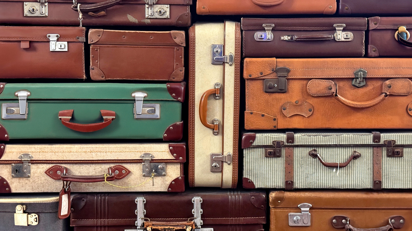 The Rare And Valuable Vintage Luggage Brands Collectors Are Thrilled To ...