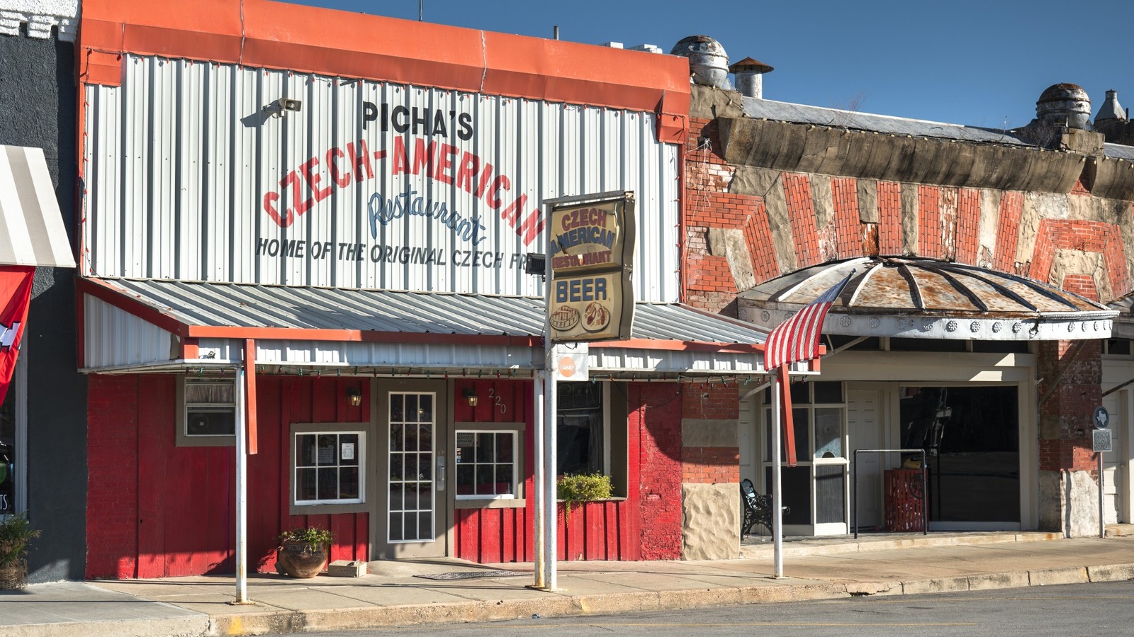 The Underrated And Scenic Texas Town Full Of Czechia Vibes But Without ...
