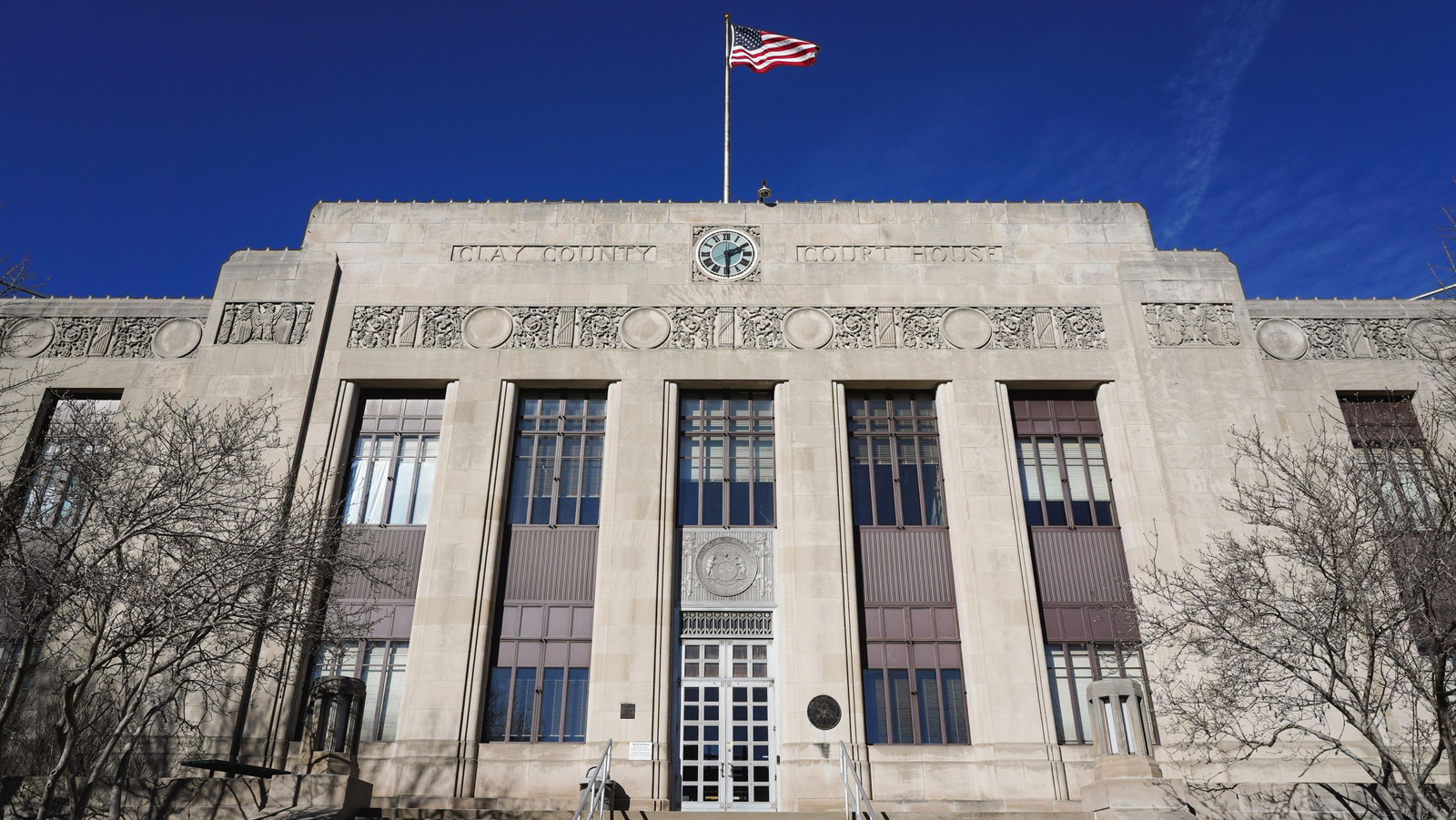The Underrated Riverside Missouri City With Historic Sites, A Lively ...