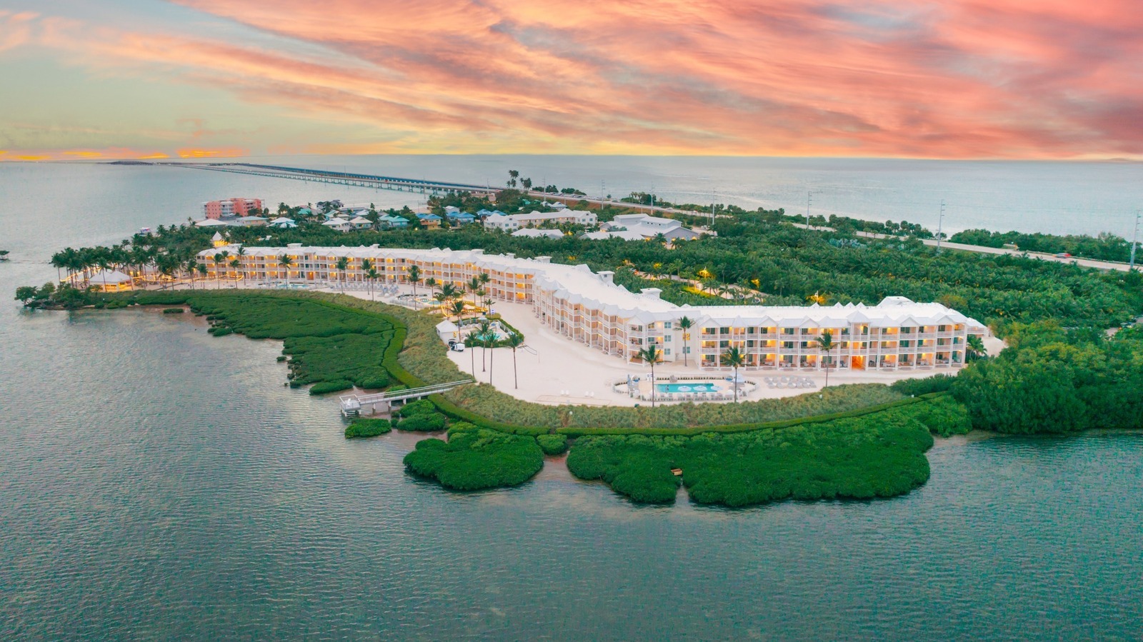 The Unique Florida Keys Resort Where Every Suite Has Floor-To-Ceiling ...