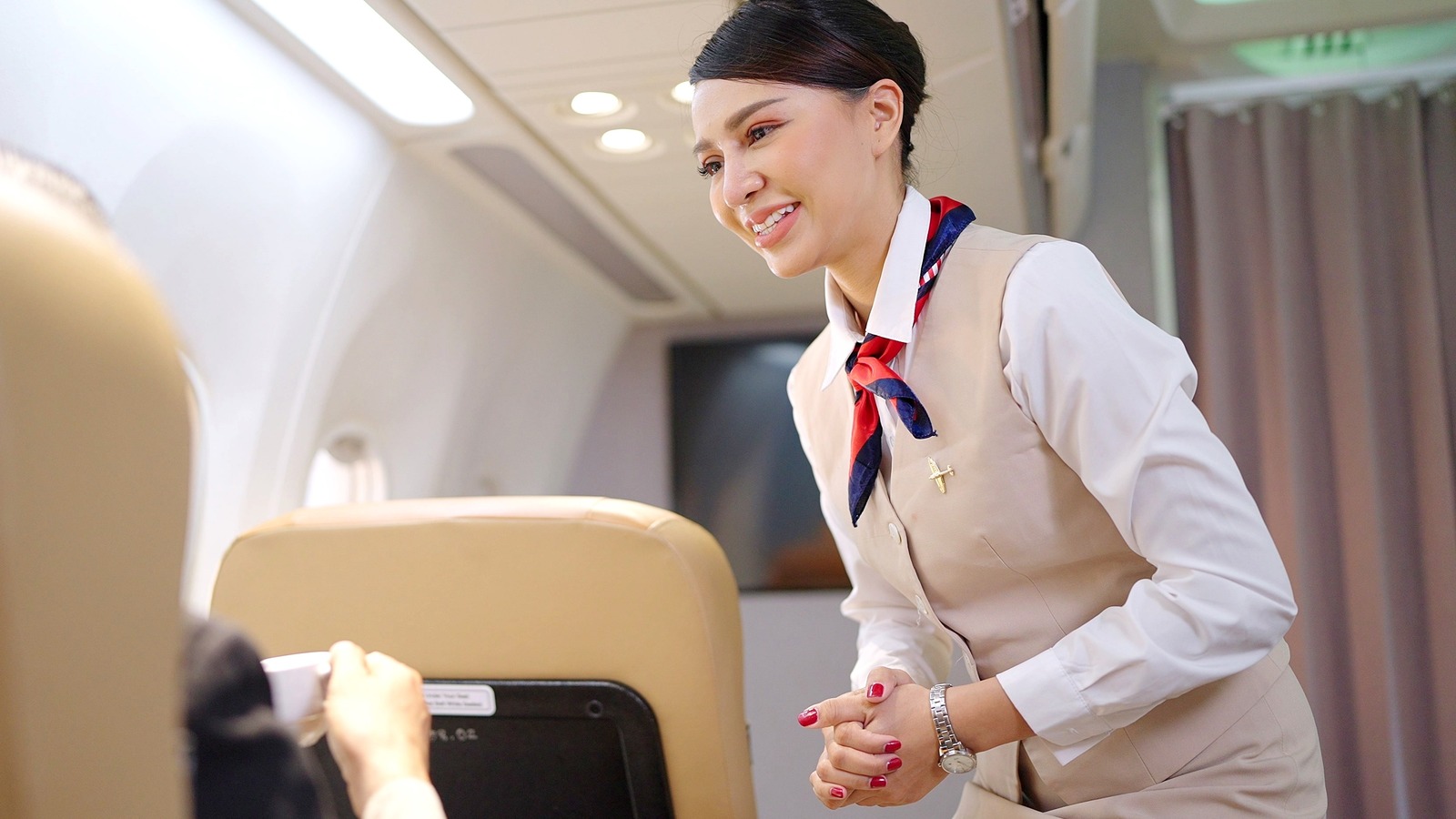 There's A Reason Flight Attendants Are Required To Wear A Watch While ...