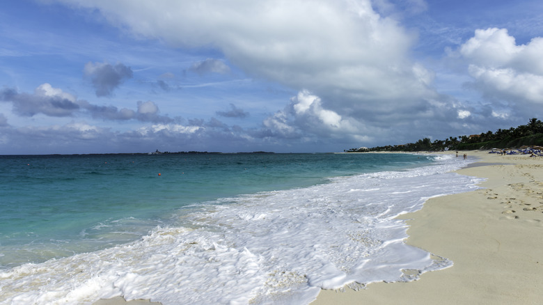 This All-Inclusive Bahamas Beach Resort Offers An Affordable Trip To ...