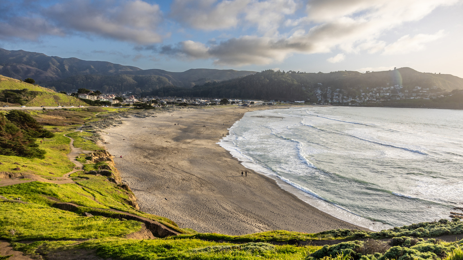 This Popular Northern California Beach Is A Hotspot For Both Tourists ...