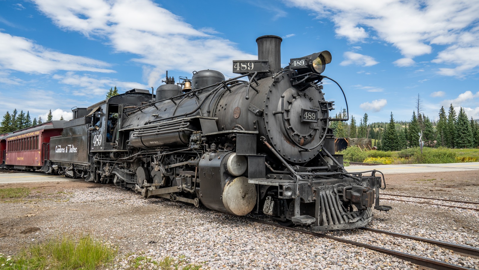 This Scenic Rocky Mountain Railroad Is The World's Best Fall Train ...