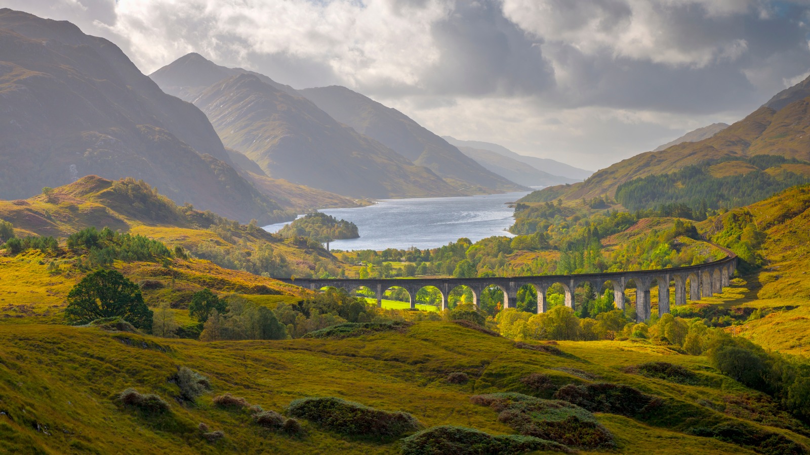 This Scottish Hamlet Is A Stunning Vacation Destination With A Famed ...