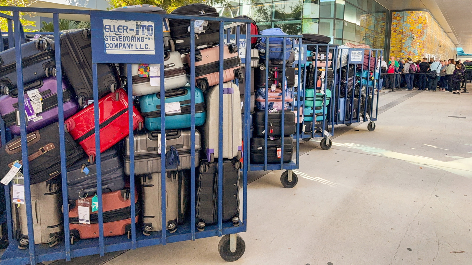 This Seattle Port's Free Luggage Service Is A Game-Changer That Makes ...