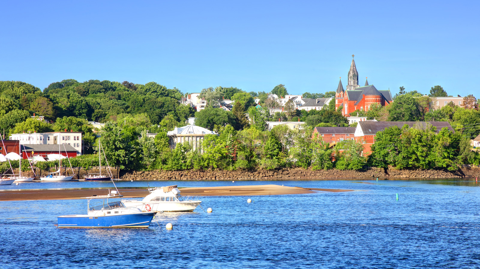 This Small Maine City Has Some Of The State's Best Beaches And Food