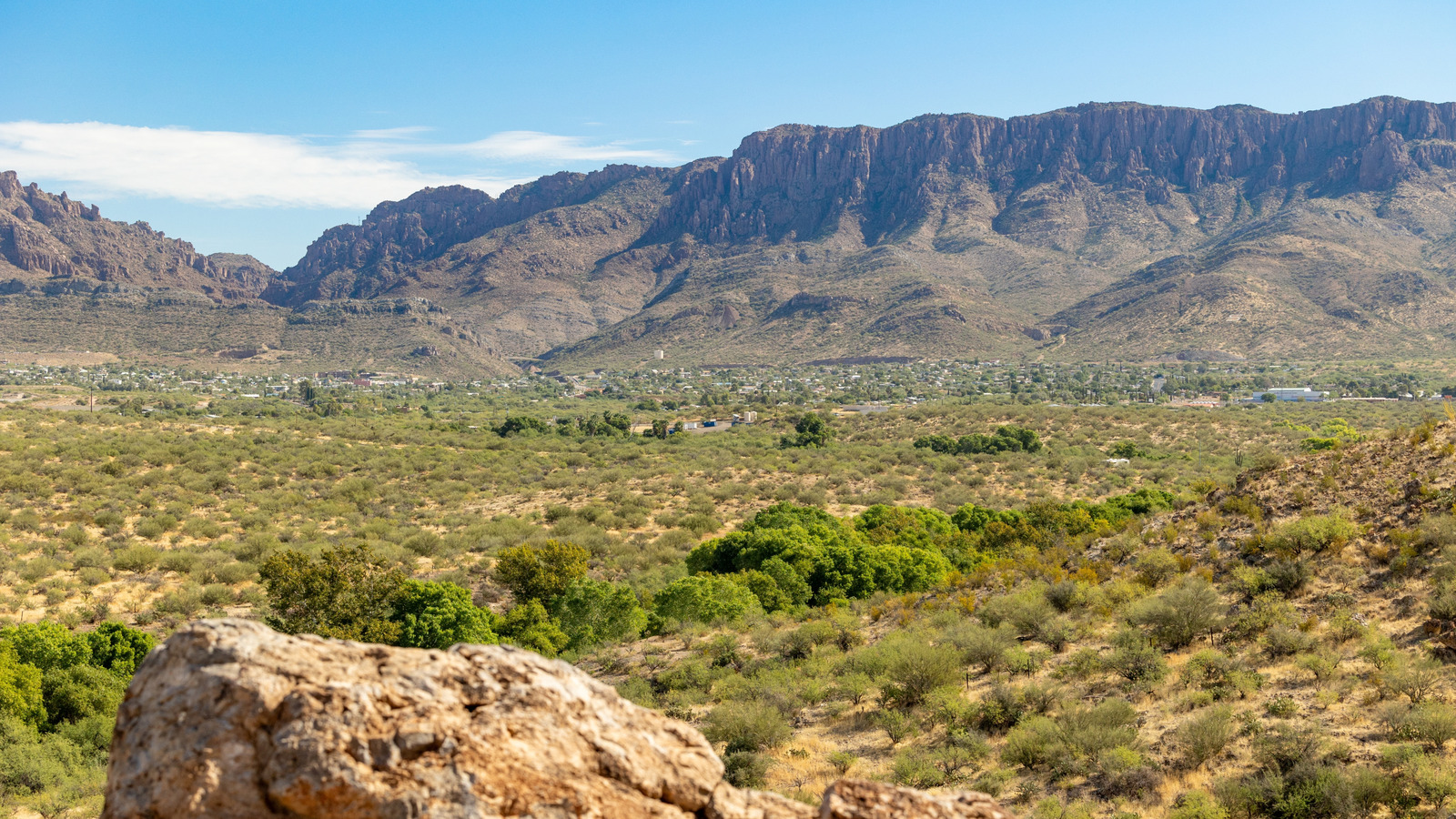 This Sunny Arizona Suburb Near Phoenix Is A Trail-Filled Town With ...