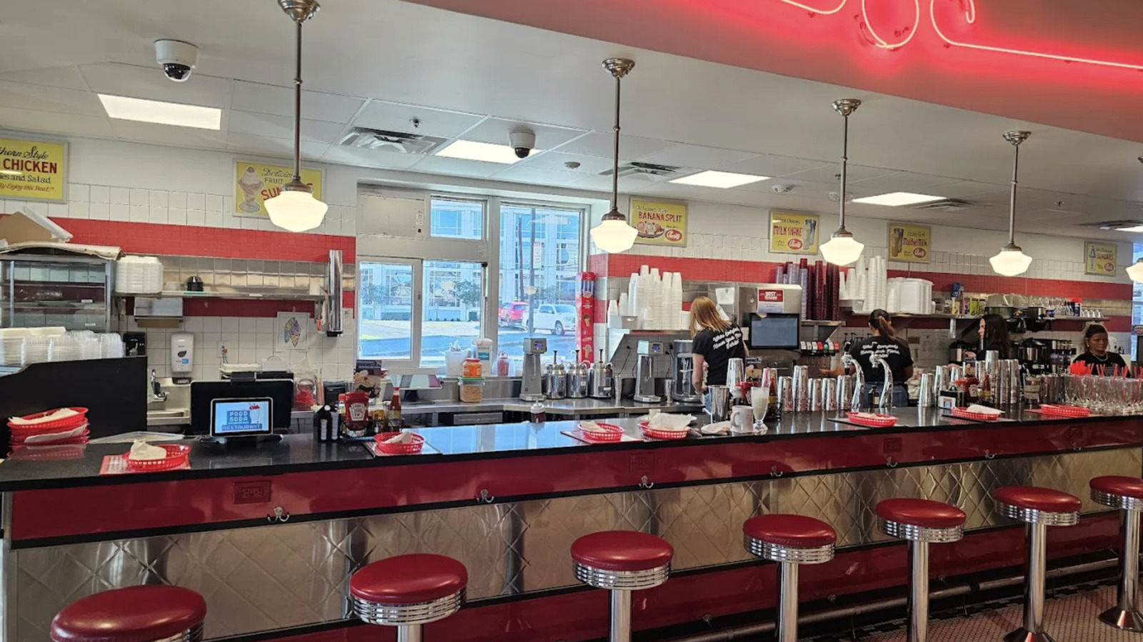 This Top Nashville Diner Is A Nostalgic Soda Shop With Shakes, Juke ...