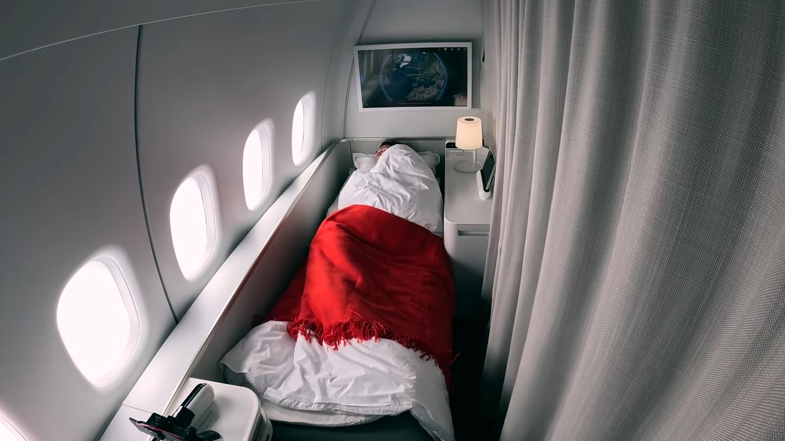 This Transatlantic First-Class Flight Option Is Stylish And Comfortable ...