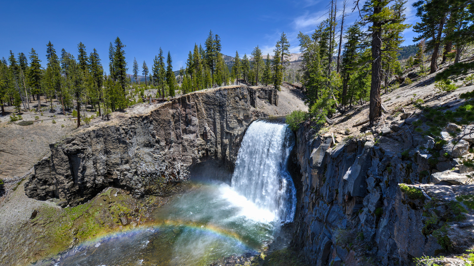 California's Devils Postpile Is Basically A Mini Yosemite Without The ...