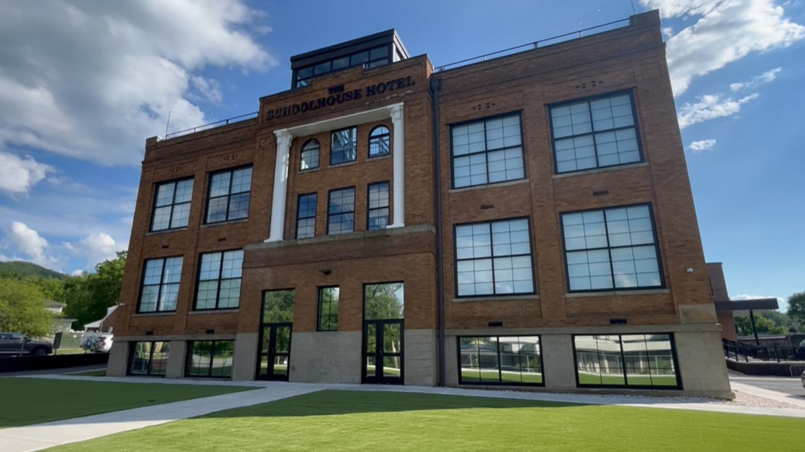 This West Virginia Hotel Is One Of America's Most Accessible As A ...