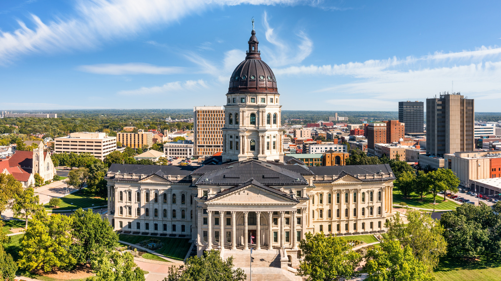 Topeka's Best View Is Atop This Free-To-Visit Golden Kansas Dome With ...