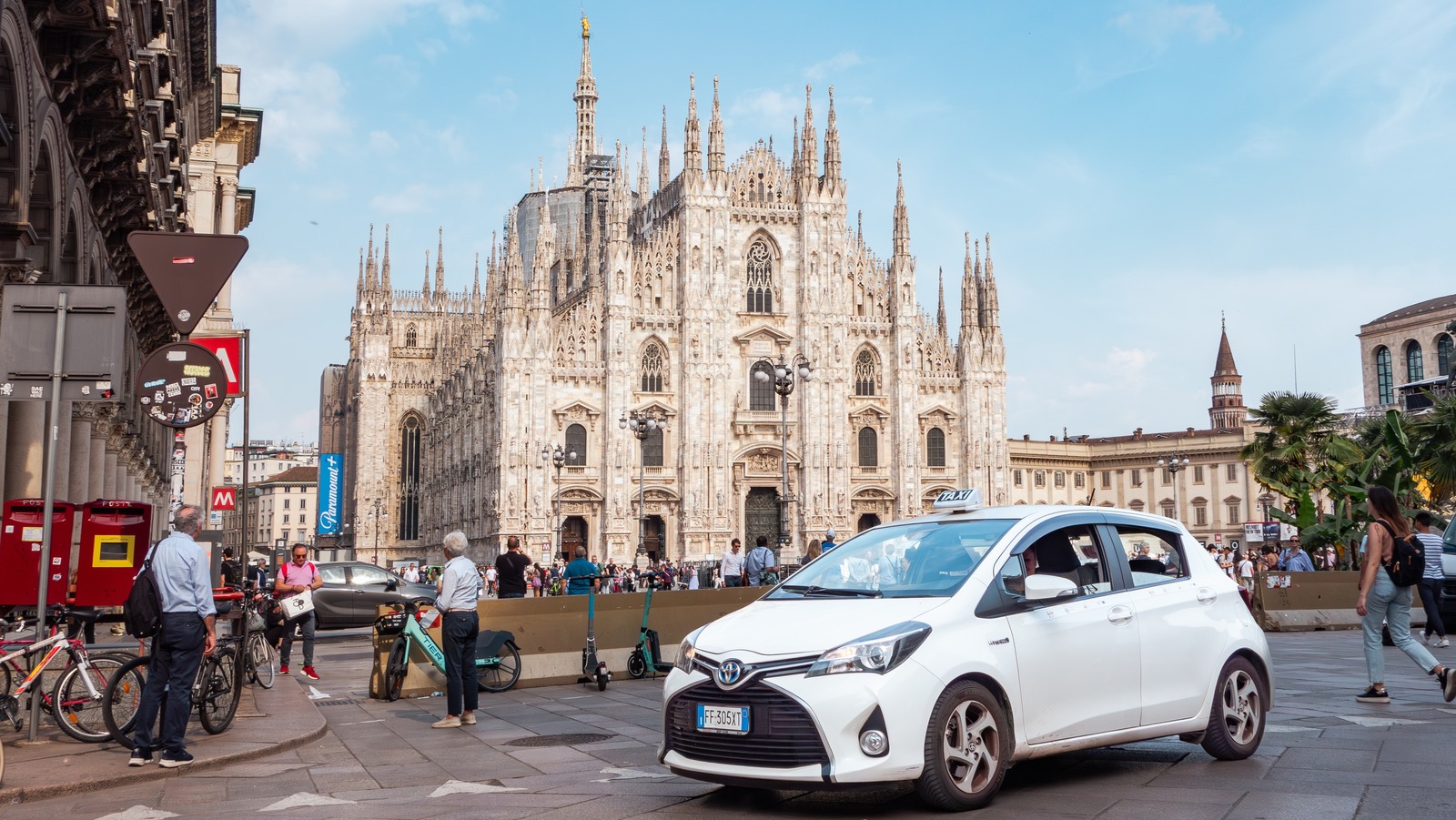 Tourists In Italy Should Know This Simple Way To Tell If A Taxi Is ...