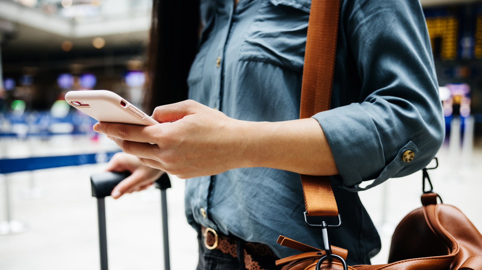 TSA Has A Big Warning Against Certain Smartphone Habits In Airports To ...