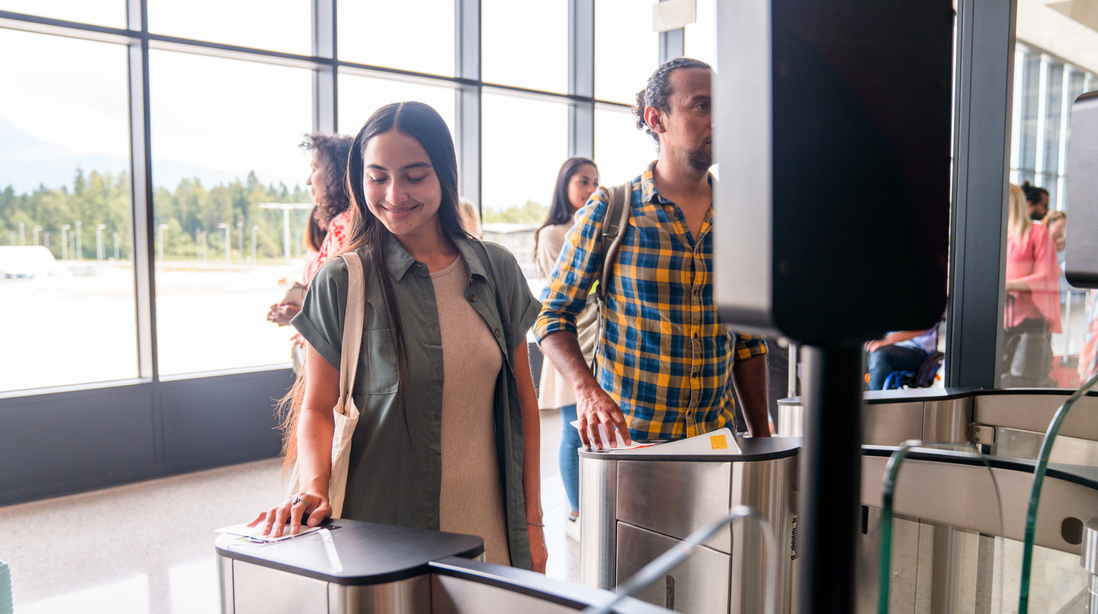 TSA's New 'eGates' Let You Breeze Through Airport Security Without ...