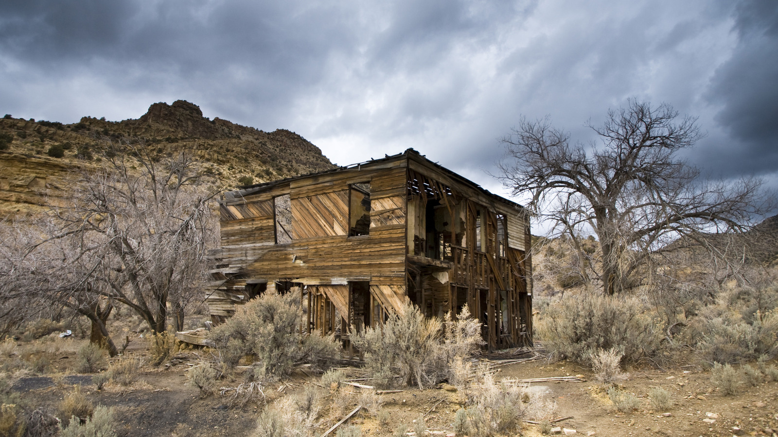 Utah's Once-Booming Mining Town Is Now A Very Famous Abandoned Desert ...