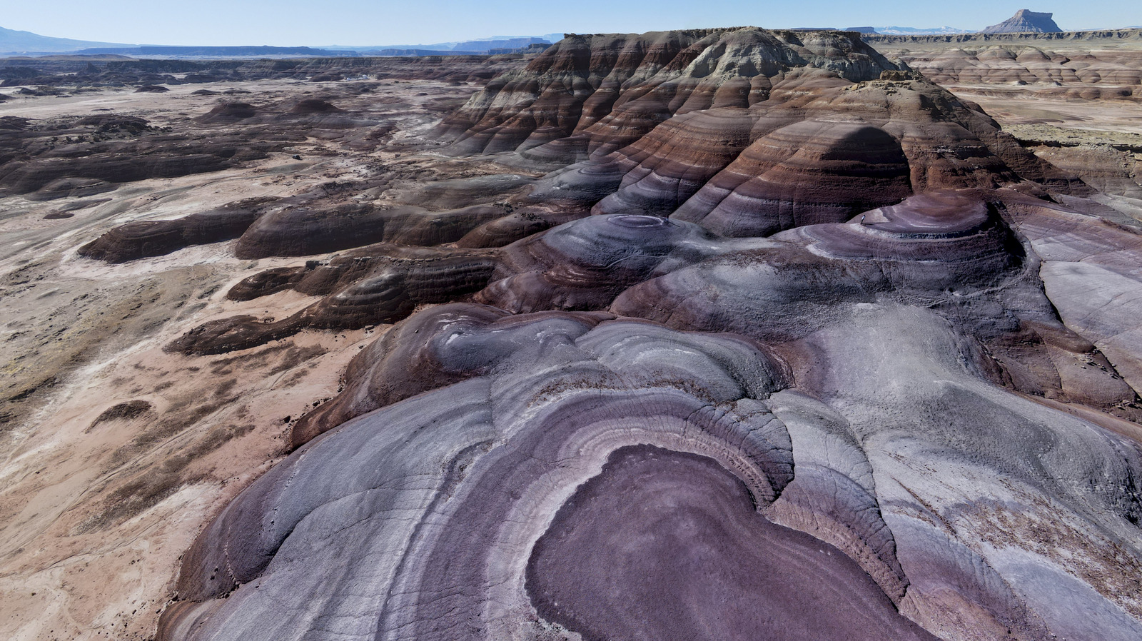 Vibrant Purple Peaks Are A Photographer's Dream At This Colorful Hidden ...