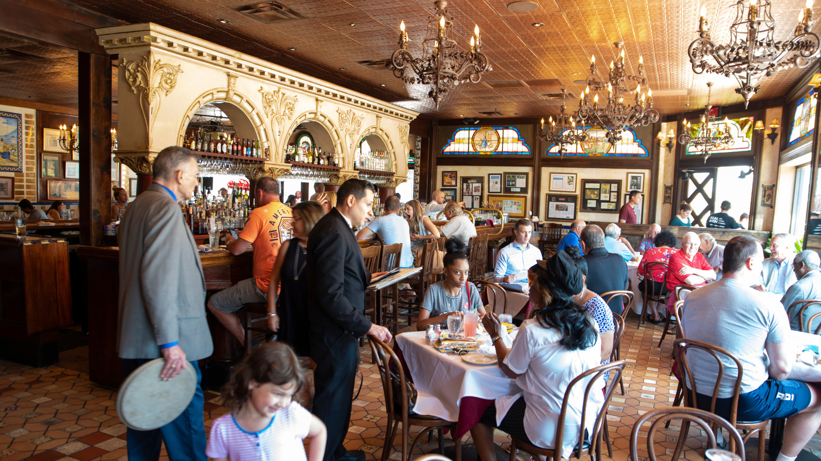 Visit The Oldest Eatery In Florida To Dine At The World's Largest ...
