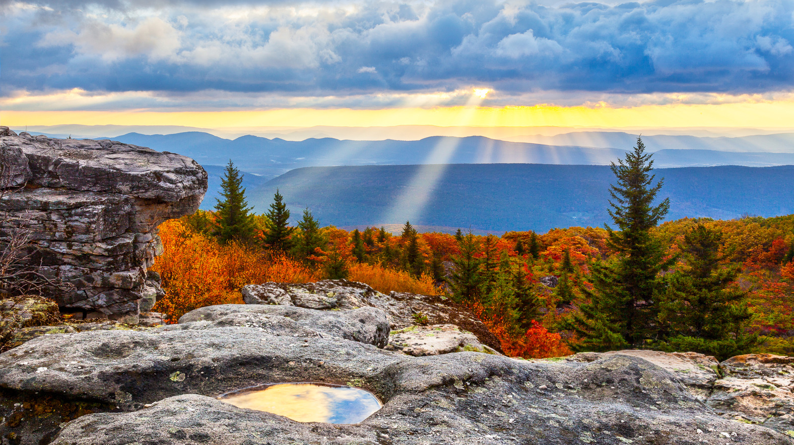 West Virginia's Mountains Hide Its Highest And Most Underrated 'Almost ...