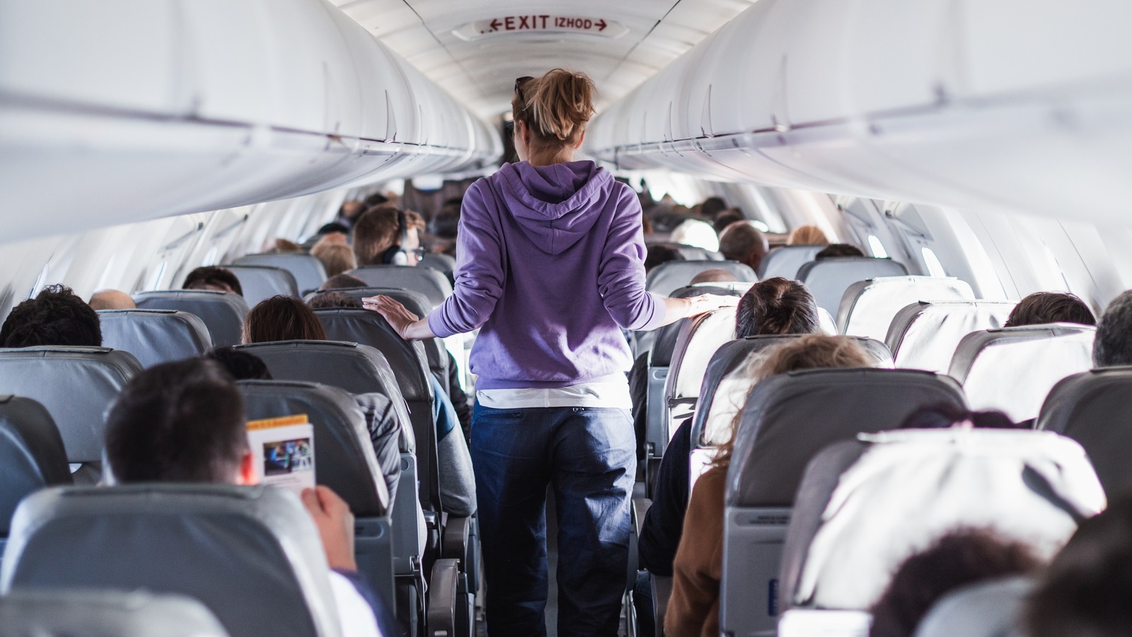 Here's What Happens If Someone On Your Plane Has Lice