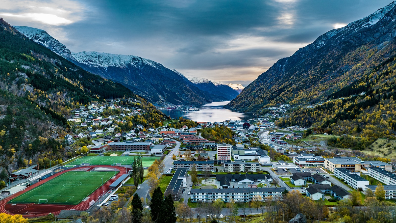 Odda Is An Underrated Norwegian Town With Gorgeous Valley Views