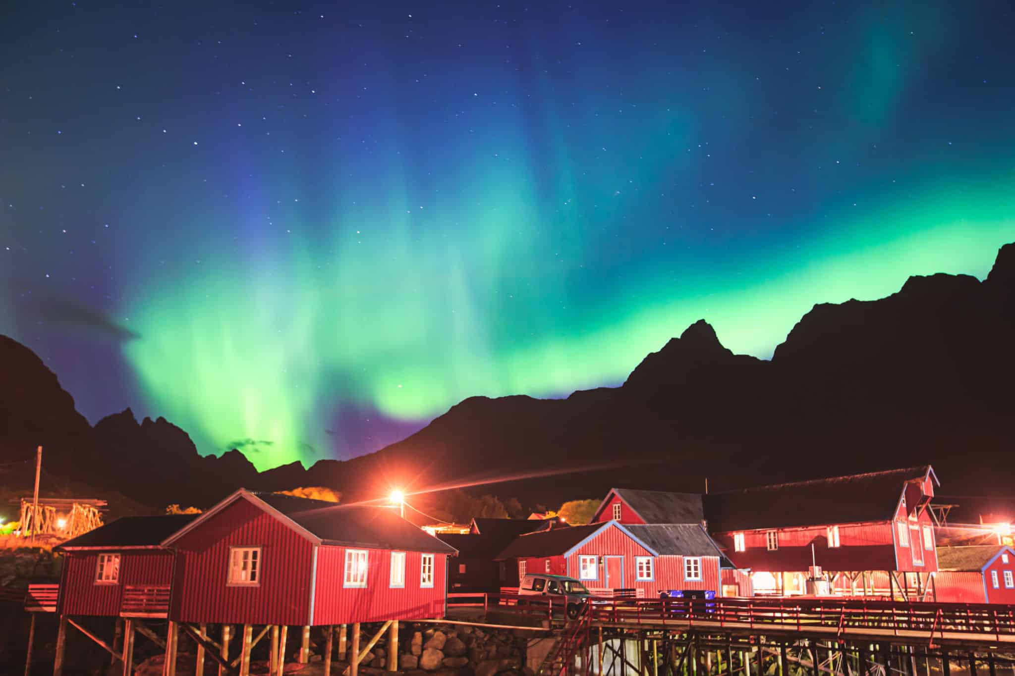 Northern Lights: Where to See the Northern Lights in Iceland, Alaska ...