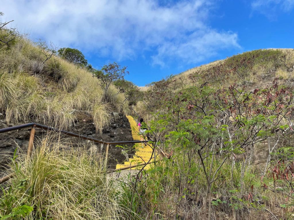 How to Hike Waikiki’s Diamond Head with the New Reservation System ...